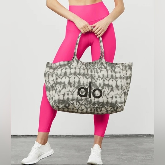 ALO Yoga | Bags | Nwt Alo Yoga Shopper Tote Bag Tie Dye Oversized Heavy ...
